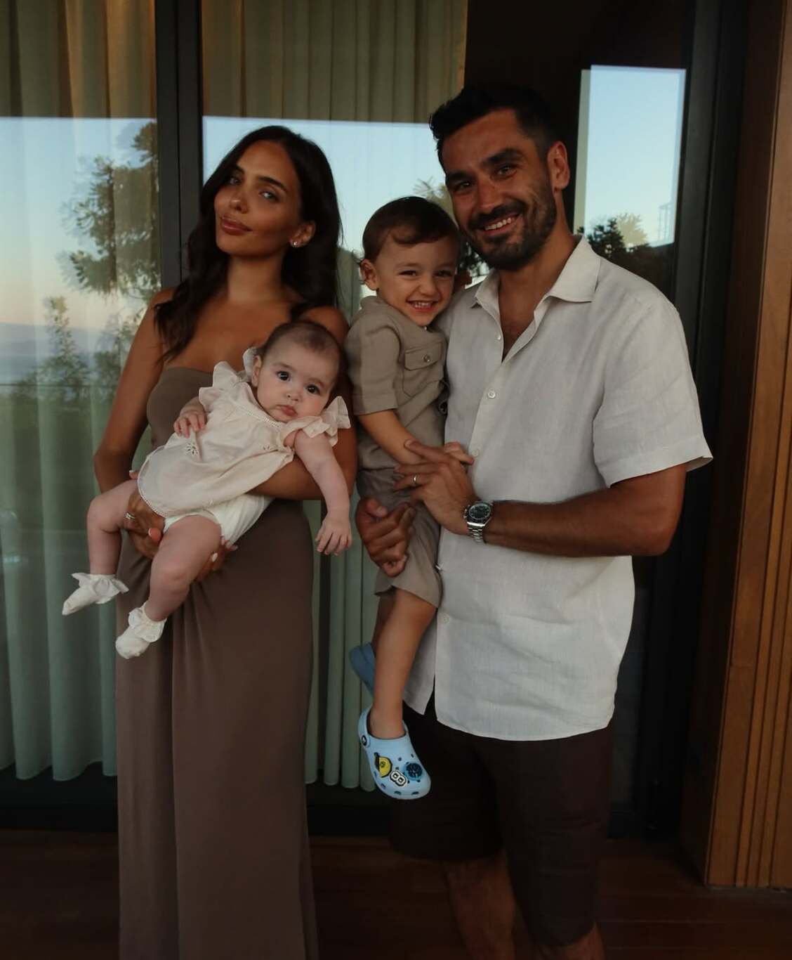 İlkay Gündoğan ve Sara Arfaoui Gündoğan'ın üçüncü çocukları dünyaya ...