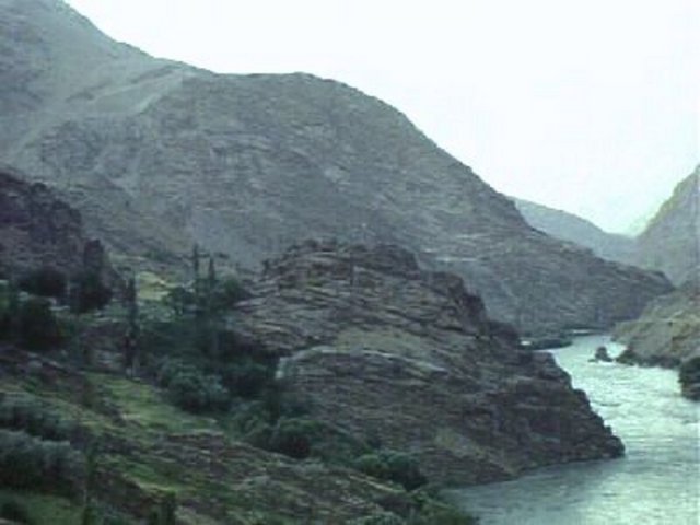 Orta Asya'nın en büyük nehrinde şaşırtan keşif! | Dış Haberler