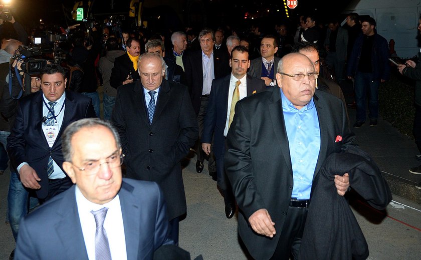 Aziz Yıldırım İstanbul'a geldi Sabiha Gökçen Havalimanı - Fenerbahçe ...