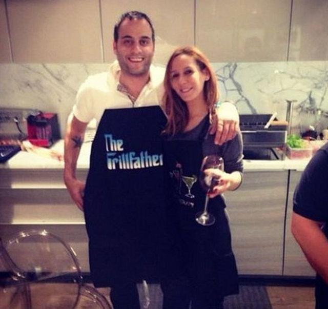 Cemiyet hayatının sevilen çiftlerinden Mehmet-Hande Gamgam, önlüklerini ...