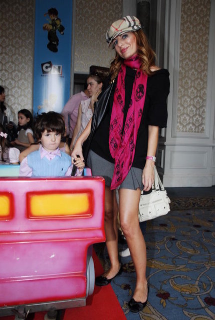 Cemiyet hayatının ünlü isimlerinden Etel Baler, güleryüzlülüğü ...