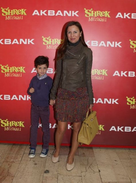 Cemiyet hayatının ünlü isimlerinden Etel Baler, güleryüzlülüğü ...