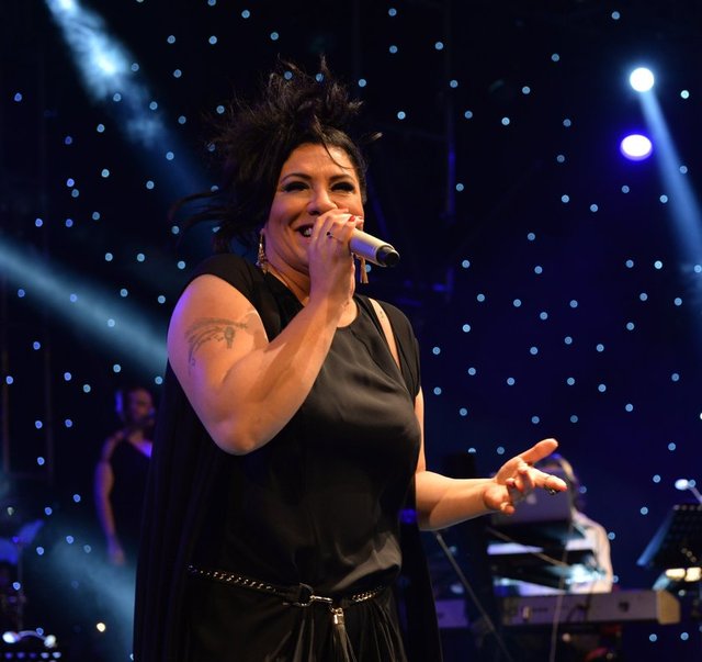 ışın karaca kaç kilo, ışın karaca ameliyat oldu, ışın karaca midesini ...