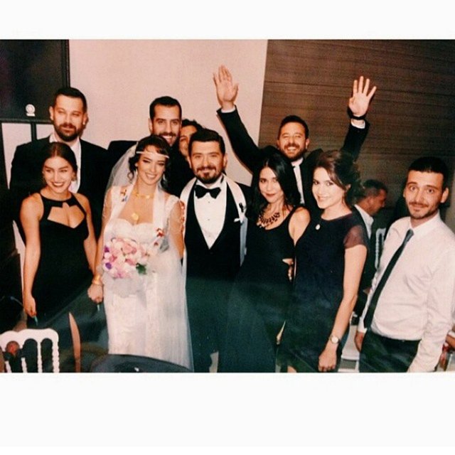 Ünlü oyuncu Seda Bakan, hayatını müzisyen Ali Erel ile birleştirdi - 1 ...