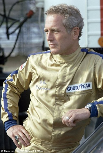 Emel Müftüoğlu, Sezen Aksu'nun 14 yaşındaki fotoğraflarını paylaştı...