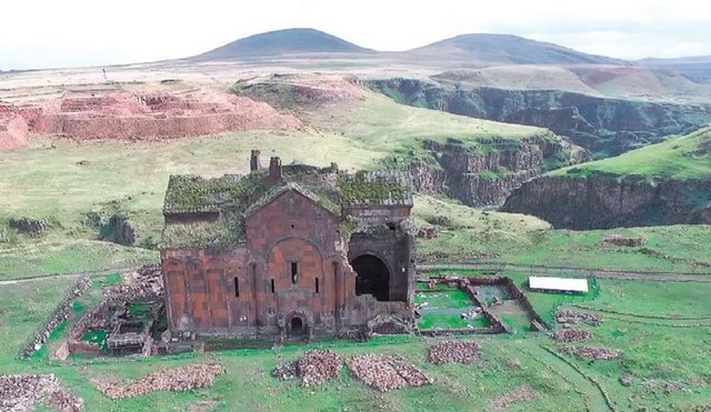 13'üncü yüzyıldan kalma Umay Ana - 1 - Yaşam