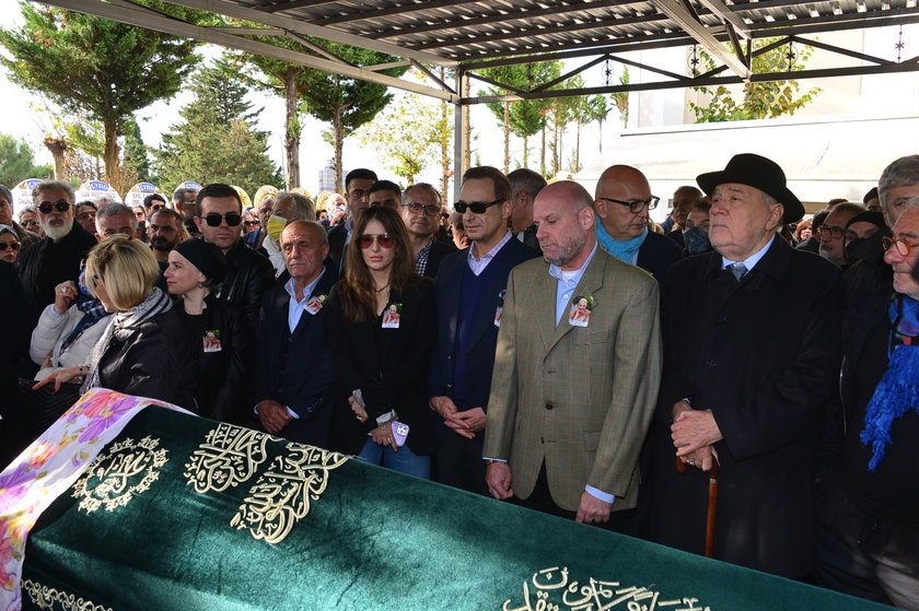 Dostlarını son yolculuğuna uğurladılar! - HT Kulüp Galeriları