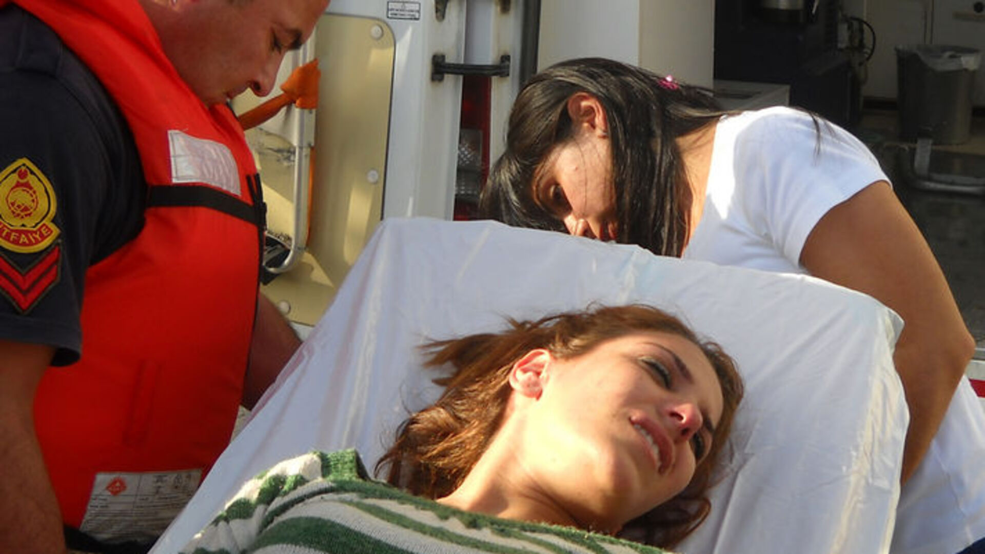 Sevgilisiyle tartışan kız intihara kalkıştı