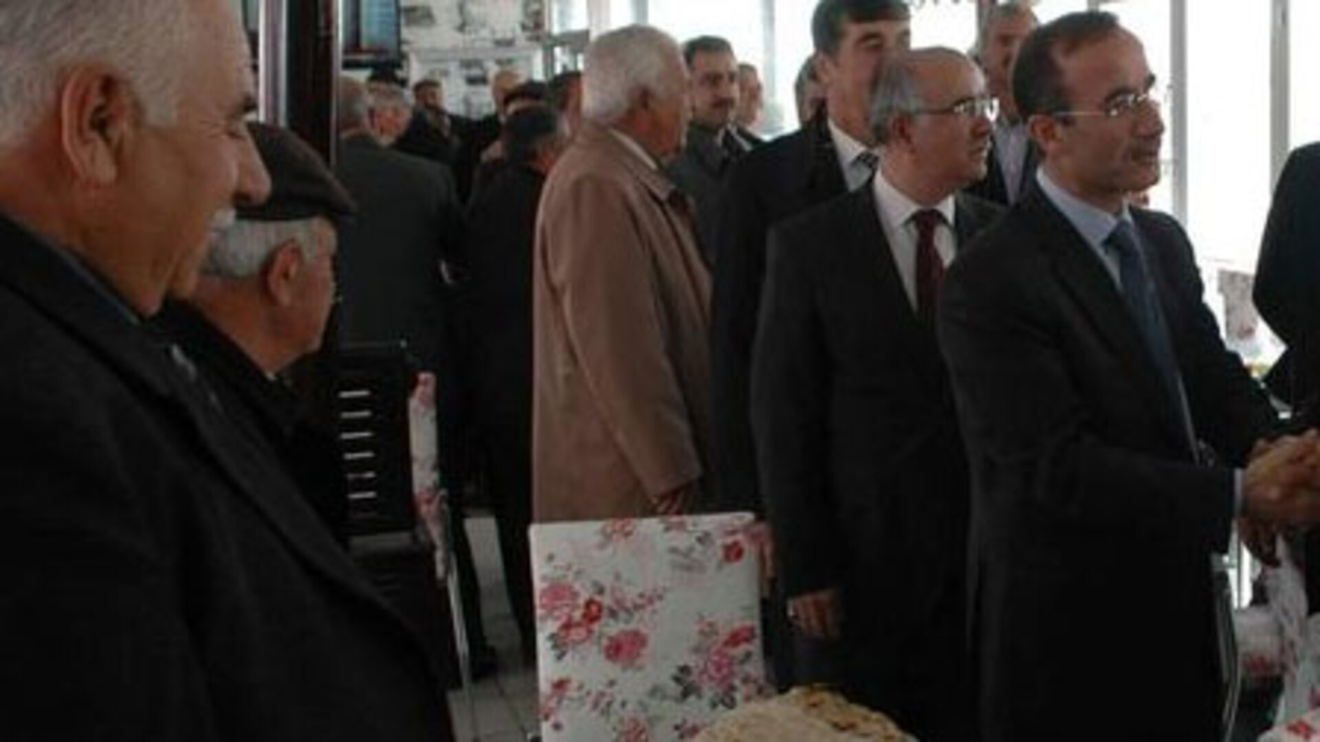 AK Parti Bitlis Milletvekili Vahit Kiler ve beraberindeki heyet ...