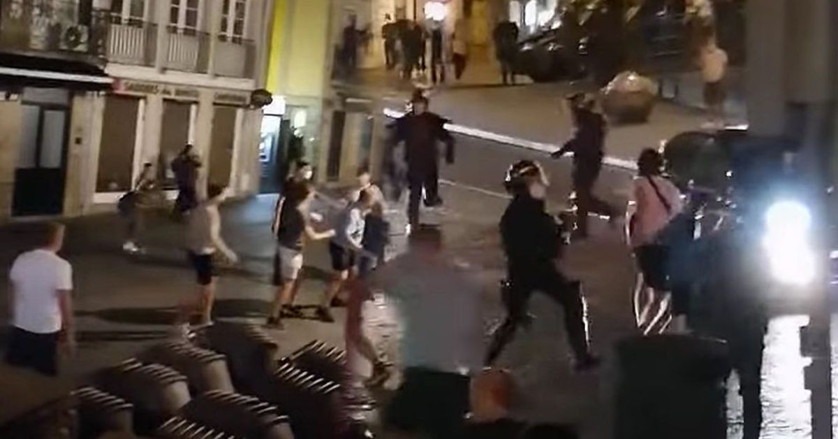 Manchester City ve Chelsea taraftarları Final öncesi birbirlerine girdi ...