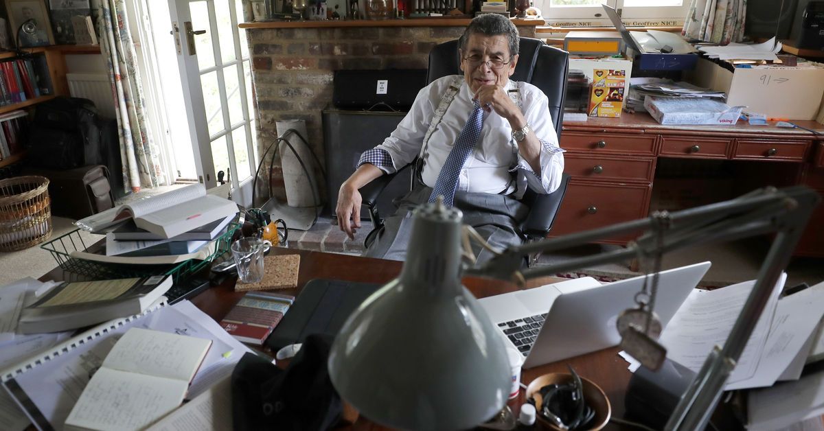 İngiliz avukat Geoffrey Nice, Uygur Mahkemesinde tanıkları dinliyor ...