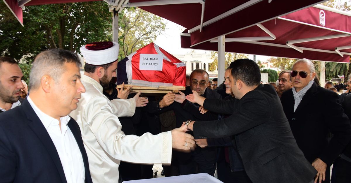 Batuhan Bostancı son yolculuğuna gözyaşlarıyla uğurlandı - Magazin ...