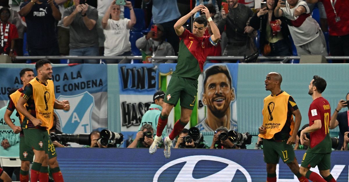 Ronaldo'nun gol sevinci sırasında Messi'li tarihi fotoğraf! - Son ...