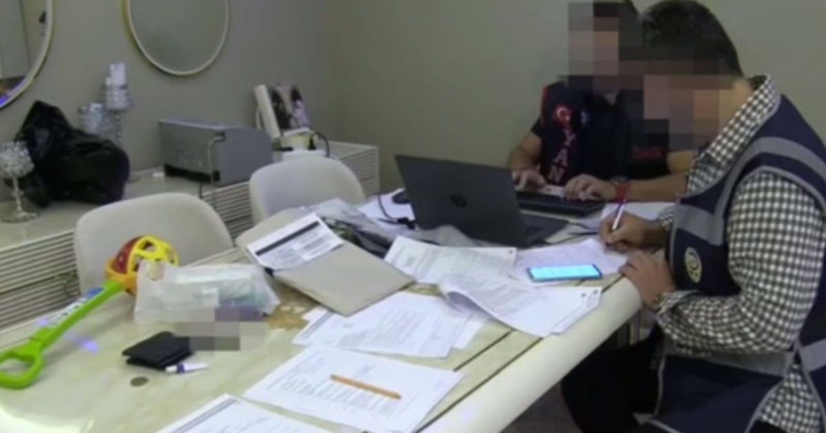 İzmir merkezli 14 ilde eş zamanlı operasyon İzmir merkezli 14 ilde eş zamanlı operasyon