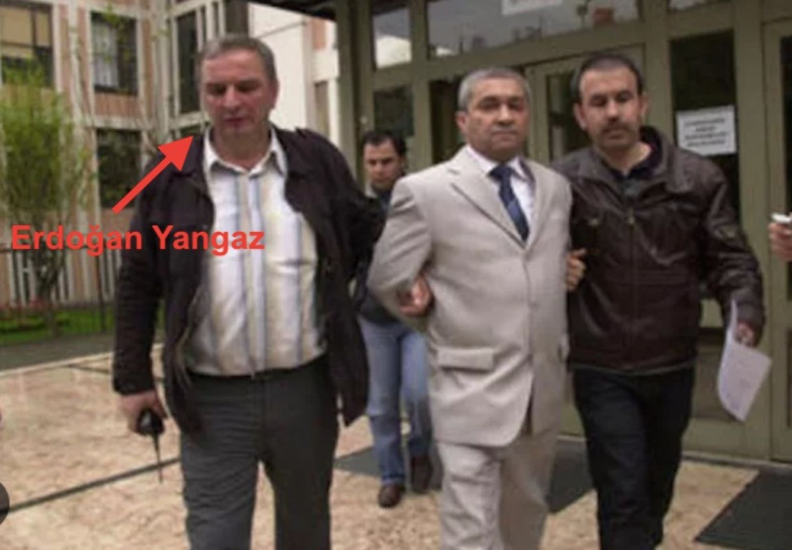 ÇARPICI AYRINTI! Son dakika haberi: Baba Garipoğlu'nu gözaltına alan ...