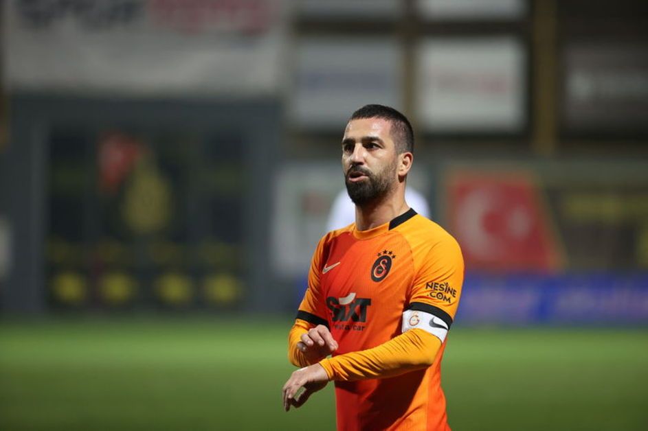 Arda Turan'ın yeni adresi belli oldu: Ümit Milli Takım... Arda Turan'ın ...