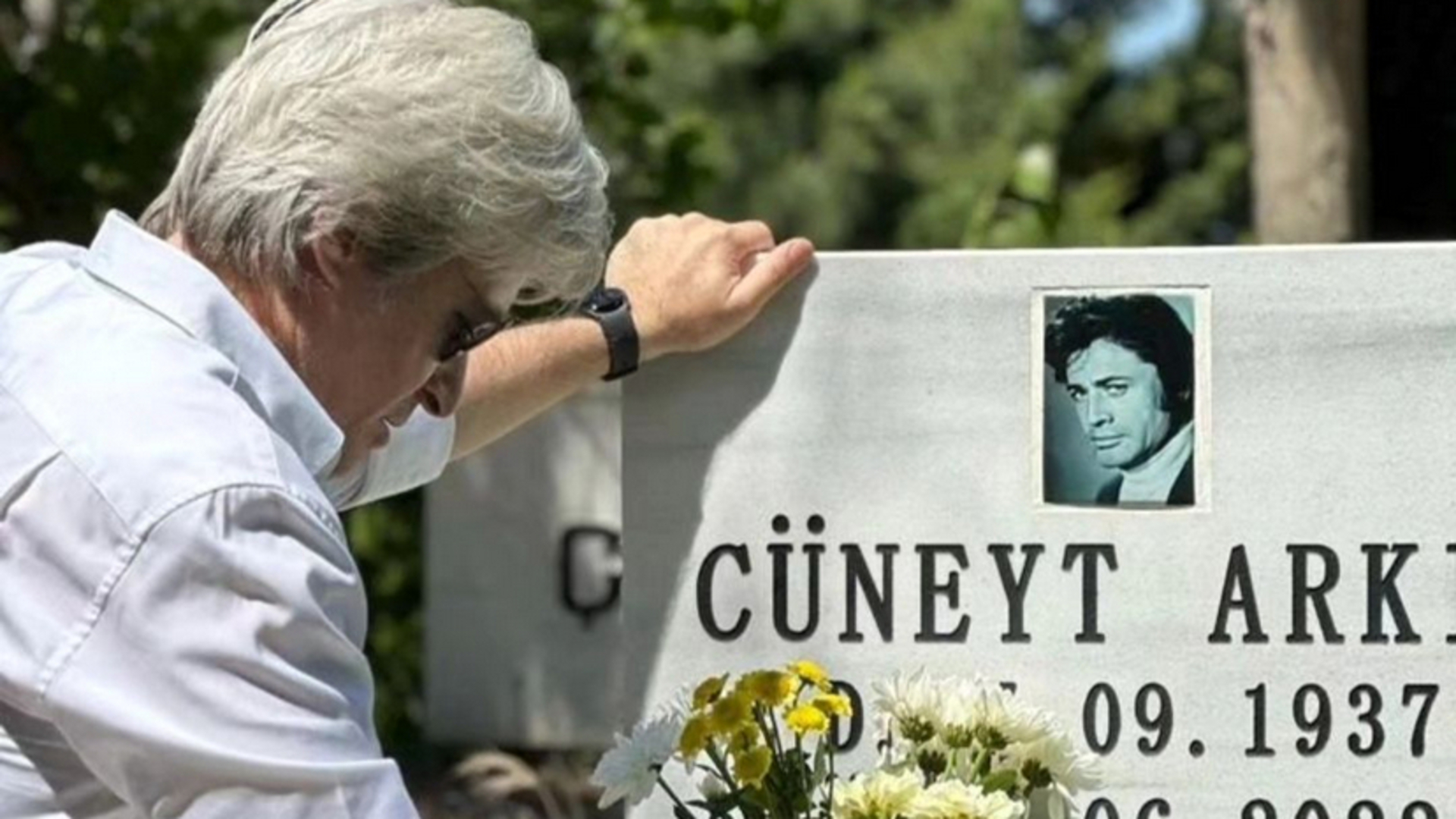 Cüneyt Arkın'ın oğlu Kaan Cüreklibatur'un baba özlemi - Magazin haberleri