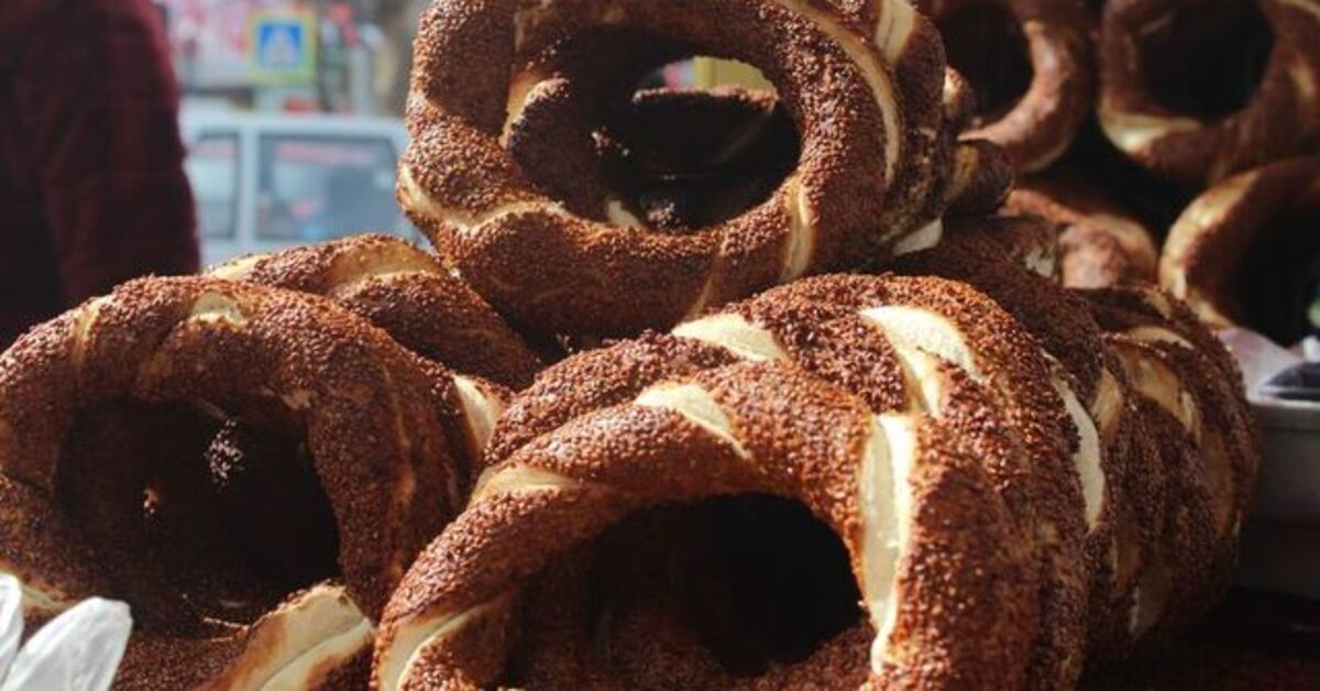 Evde çıtır çıtır simit keyfi! İşte tam ölçü simit tarifi!