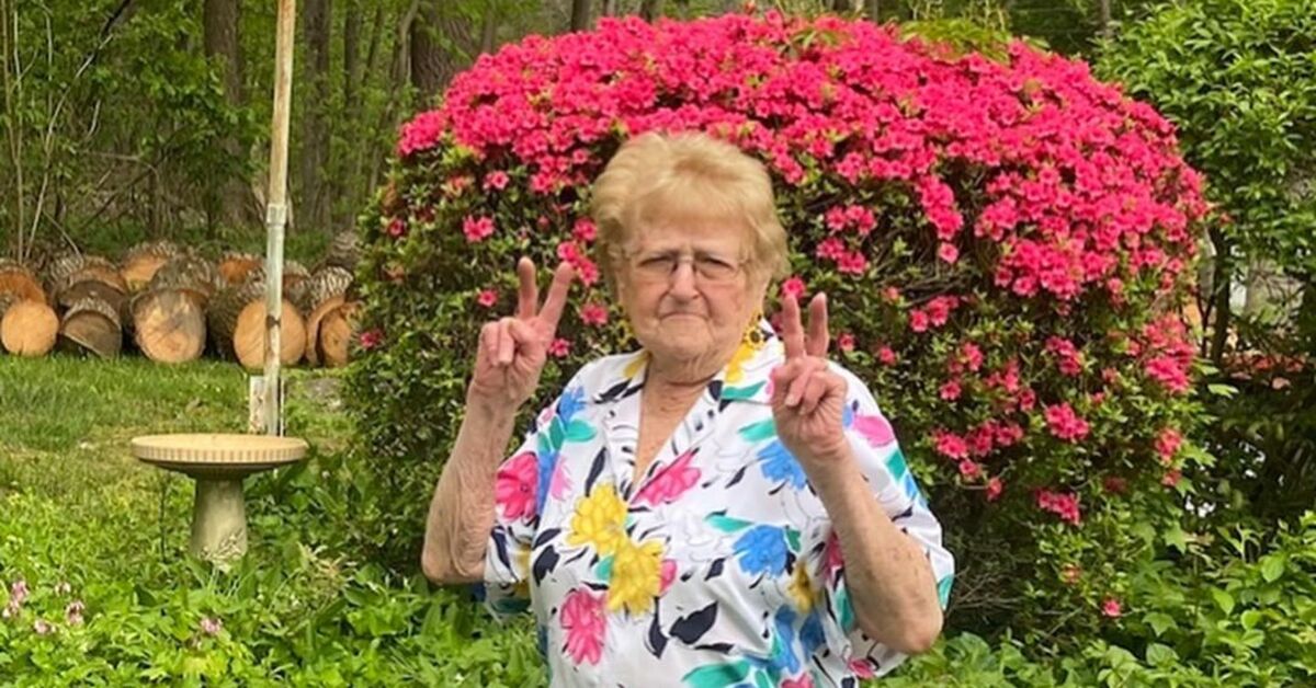 93 yaşındaki sosyal medya fenomeni büyükanne Droniak ile tanışın