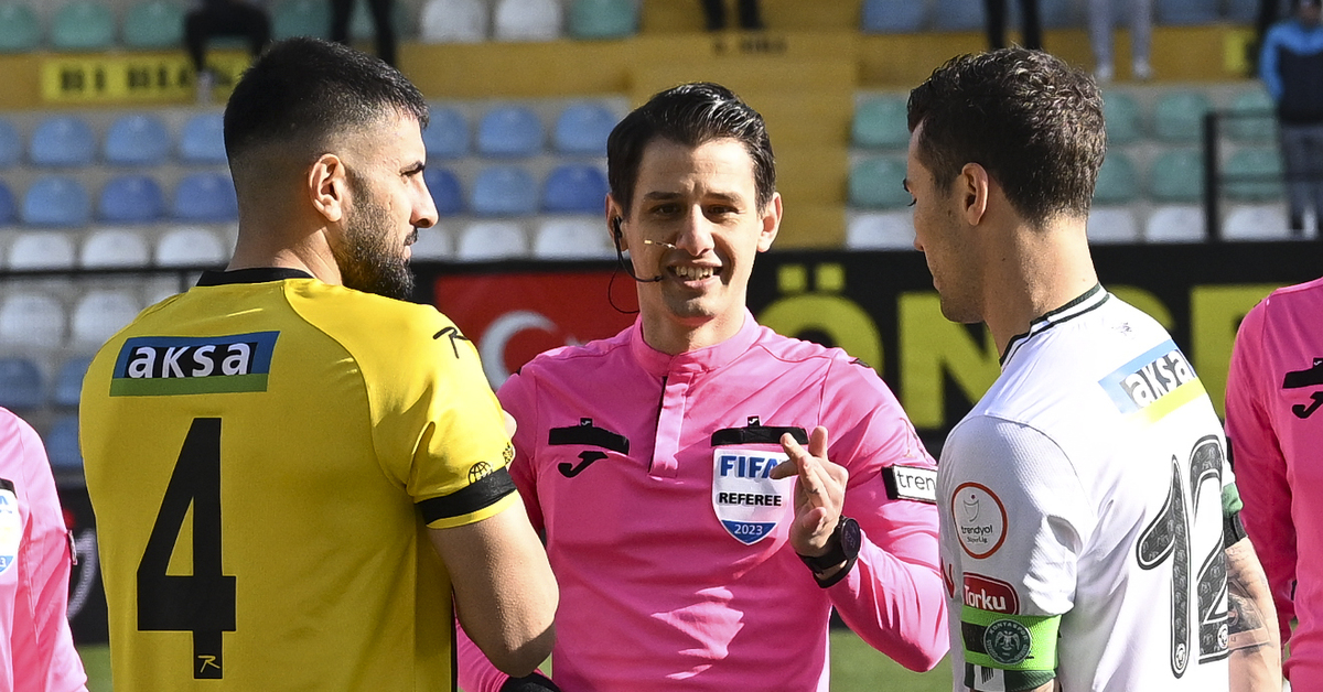 Hakem Halil Umut Meler'i sevgi gösterisiyle karşıladılar - Futbol Haberleri