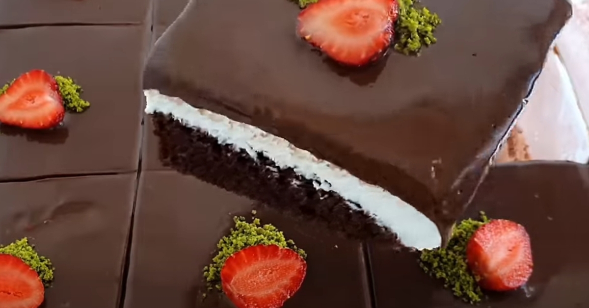 Islak kek tarifi: Evde kolay ve bol soslu ıslak kek nasıl yapılır?