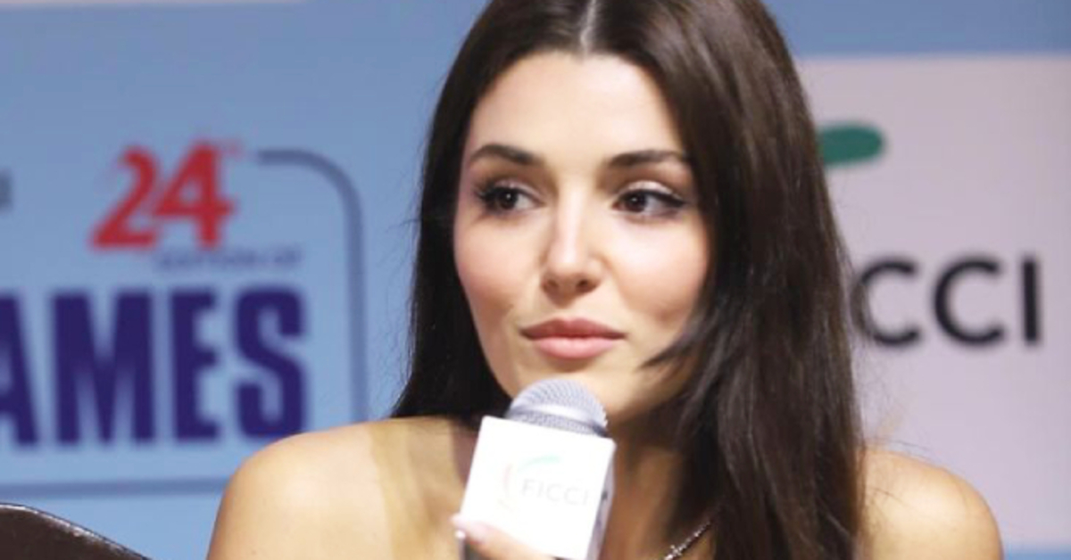 Hande Erçel, onur konuğu olarak Hindistan'da