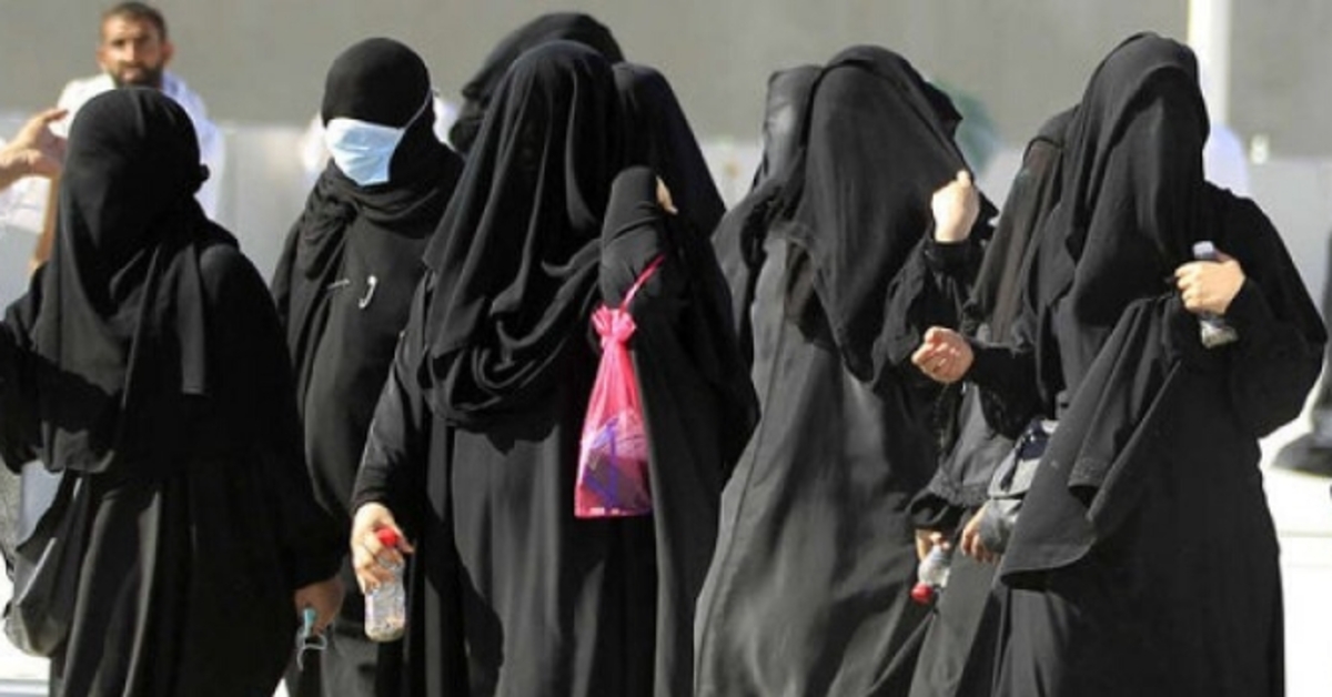 Suudi Arabistan'da çarşaf giymek yasaklandı mı?