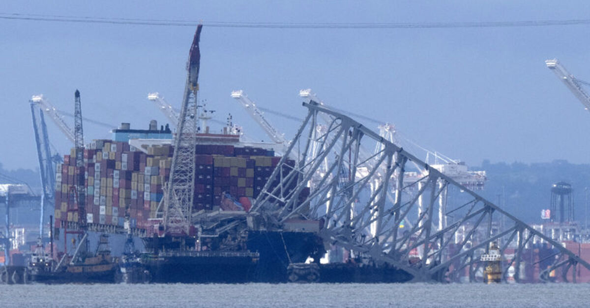 ABD'de Baltimore'da yıkılan köprünün enkazı kontrollü biçimde ...
