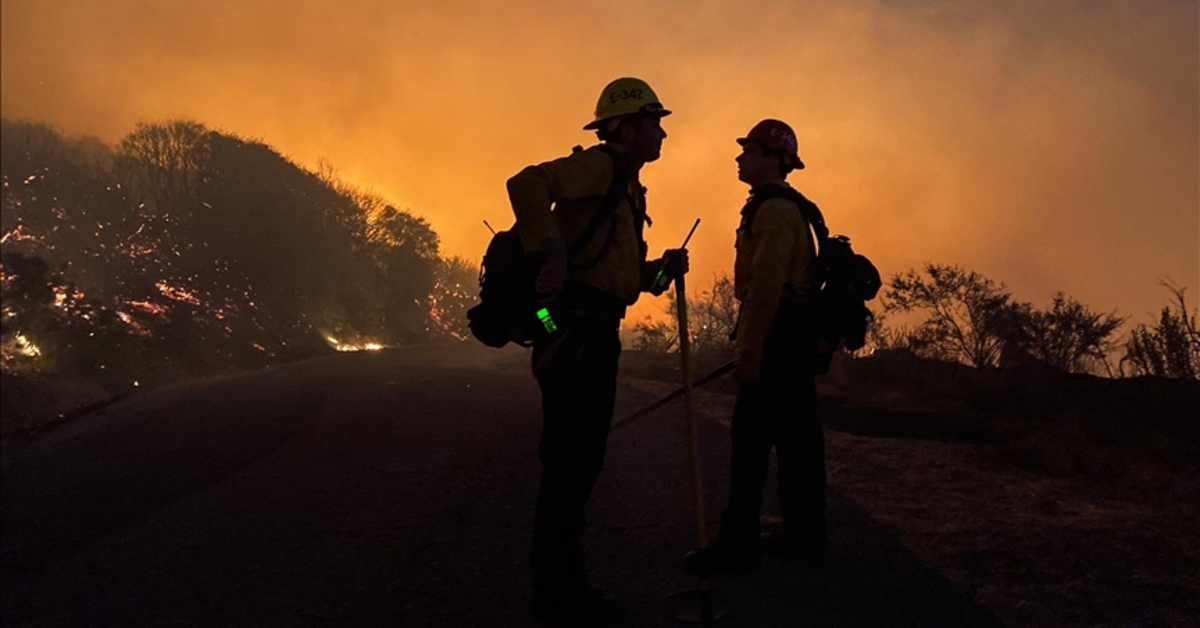 California'da orman yangını dumanından 10 yılda en az 52 bin kişi erken ...