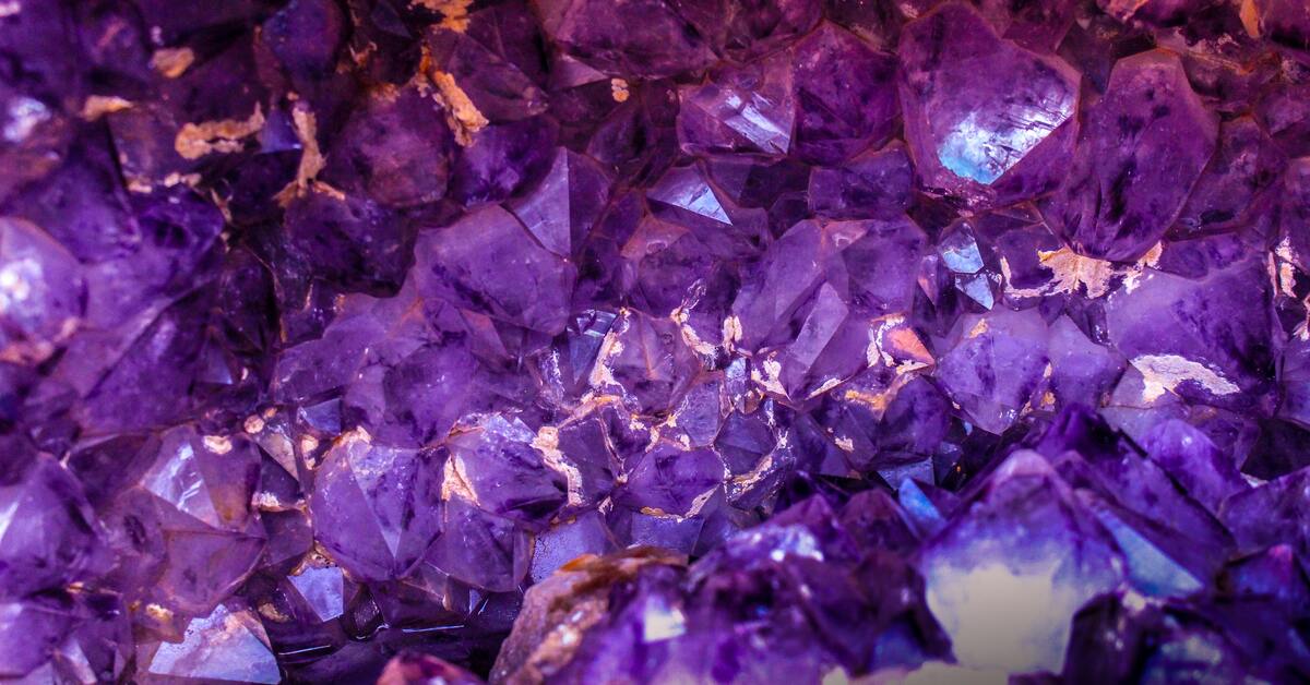 Mor rengin anlamı nedir? Mor rengin insan psikolojisine etkisi nedir?