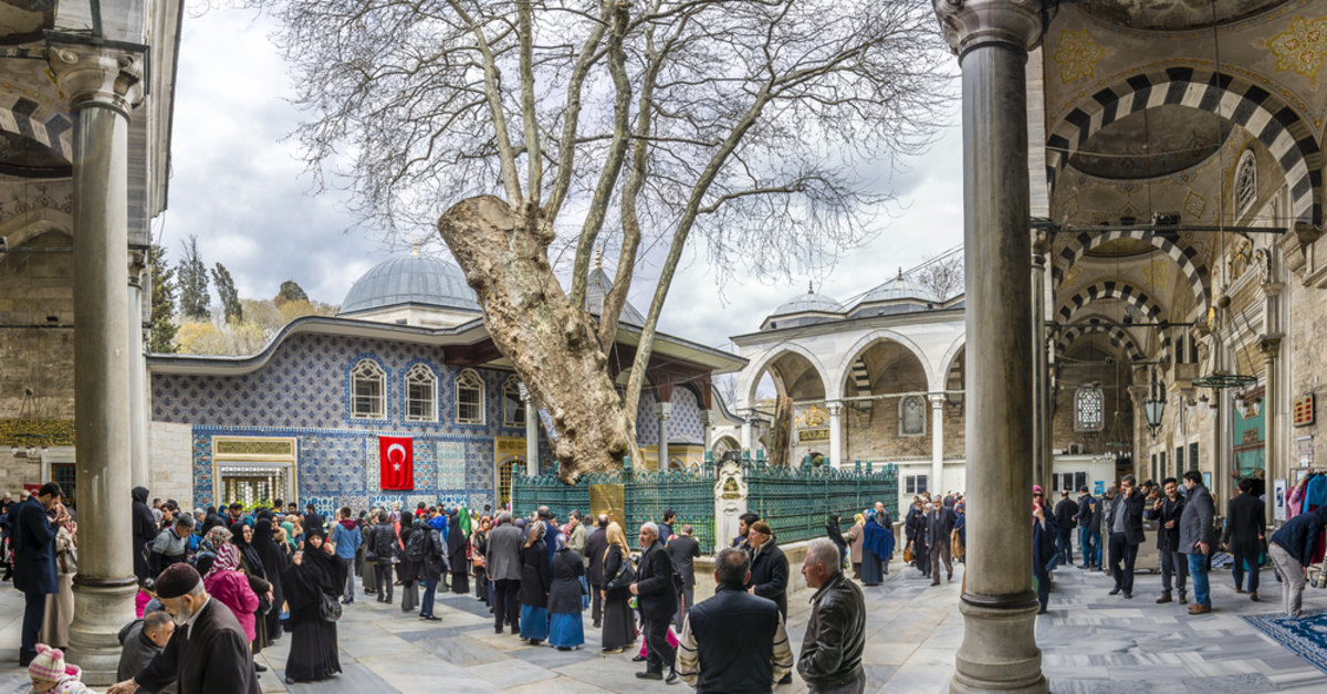 İnanç ve kültürün buluşmak noktası Eyüp Sultan Camii hakkında merak ...