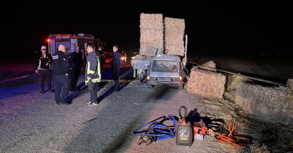 Karaman'da park halindeki TIR'a arkadan çarpan otomobildeki 2 kişi öldü