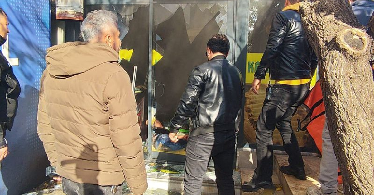 Son dakika: Kendini iş yerine kilitleyip yangın çıkartan pideciyi ...