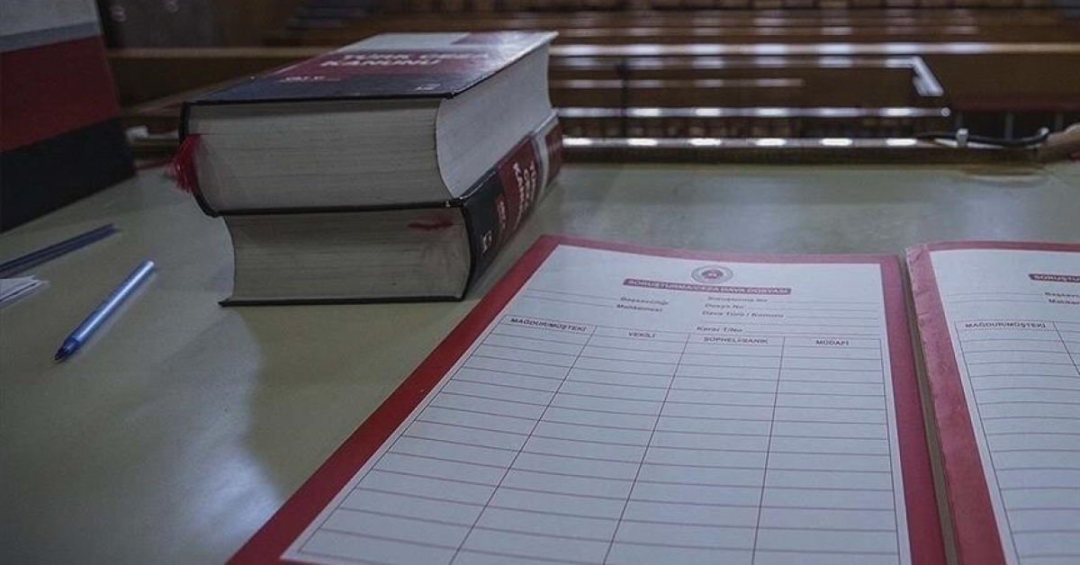 Annesi tarafından şikayet edilen kişi hakkında "evde sigara içmeme" kararı