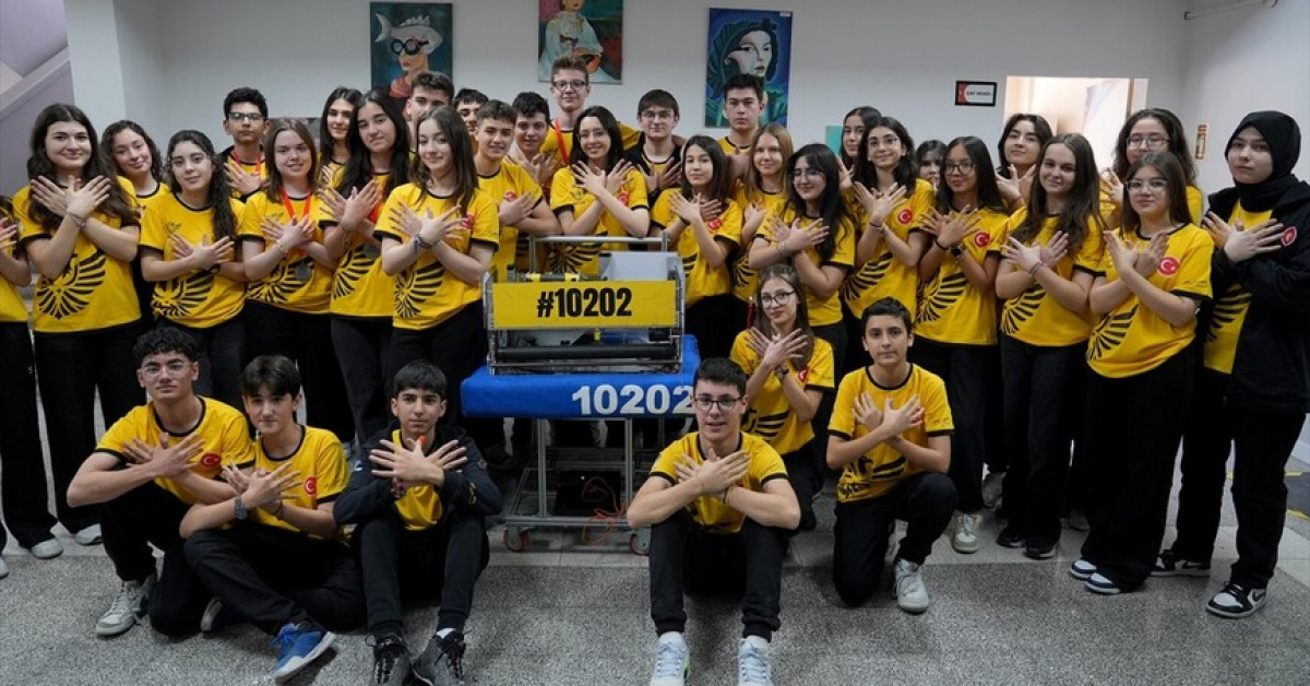 Lise öğrencilerinin robot takımı ABD'de dünya şampiyonası bileti aldı