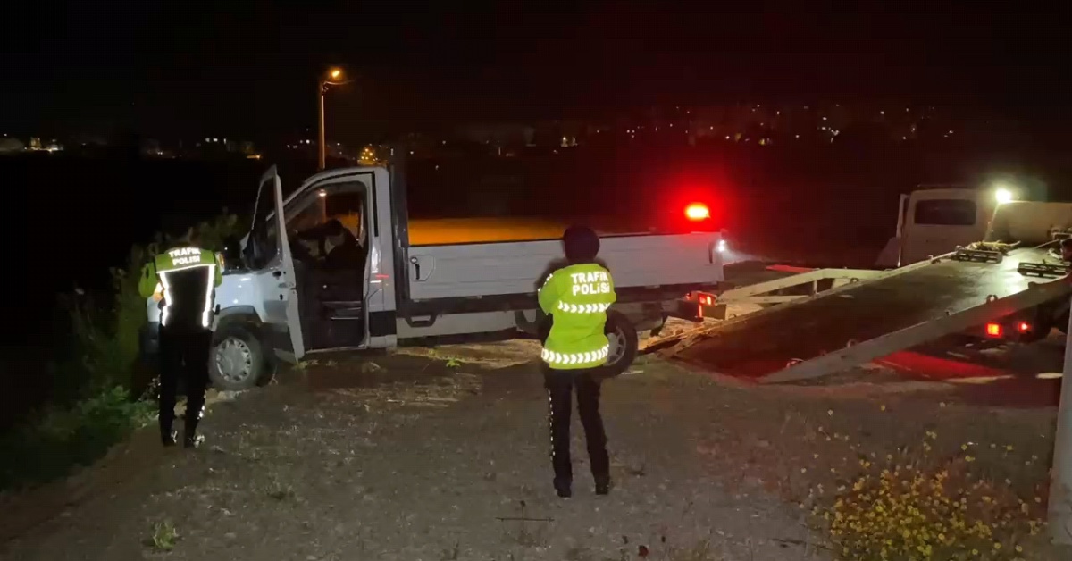 Şarampole uçtu, alkol testini reddeti! | En son haberler