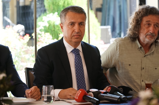 Eskişehirspor yönetimine yeni talip Grup adına konuşan Doç. Dr. Adnan ...