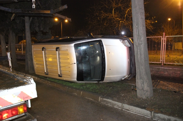 Devrilen hafif ticari araçtan yara almadan kurtuldu - Kocaeli Haberleri