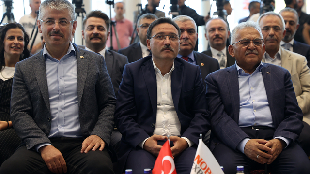 Kayseri'de "Kapex Anadolu Kapı, Pencere ve Aksesuarları Fuarı" açıldı ...