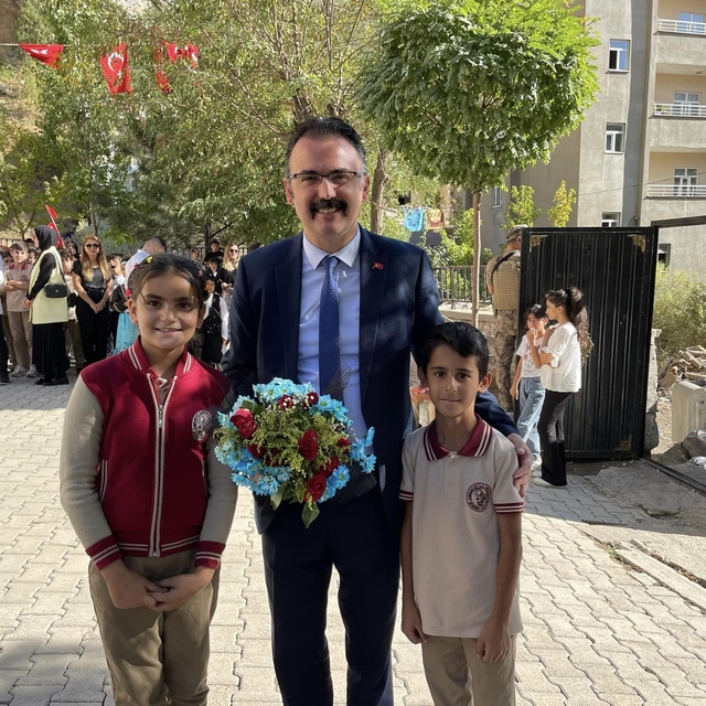 Şemdinli Kaymakamı Ateş köy ziyaretlerini sürdürüyor - Hakkari Haberleri