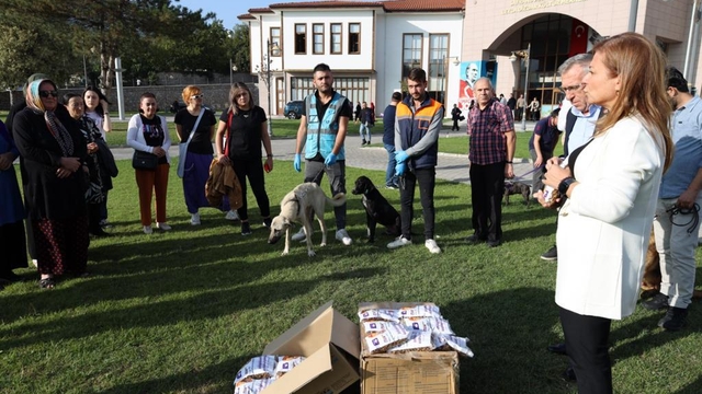 Safranbolu'da sahipsiz hayvanlar için mama üretim tesisi faaliyete ...