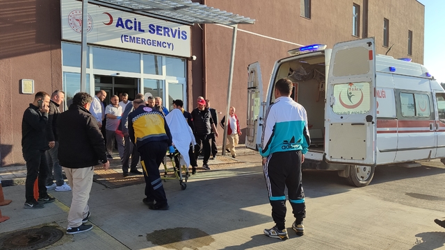 Salıpazarı ilçesinde çıkan bıçaklı kavgada bir kişi yaralandı - Samsun ...