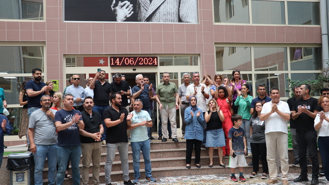 Seyhan Belediyesi memurları TİS'teki görüşme süreciyle ilgili eylem yaptı - Adana Haberleri