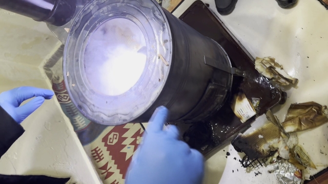 Uyuşturucuları sobada yakarken yakalandılar - Batman Haberleri