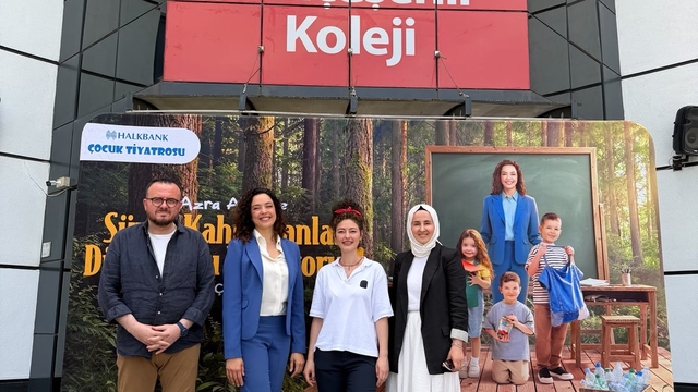 Azra Akın Bahçeşehir Kolejinde - Düzce Haberleri