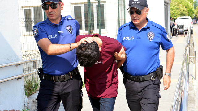 Dolmuşla duvara çarpan şoför, gece sevgilisiyle tartıştığı için uykusuz ...